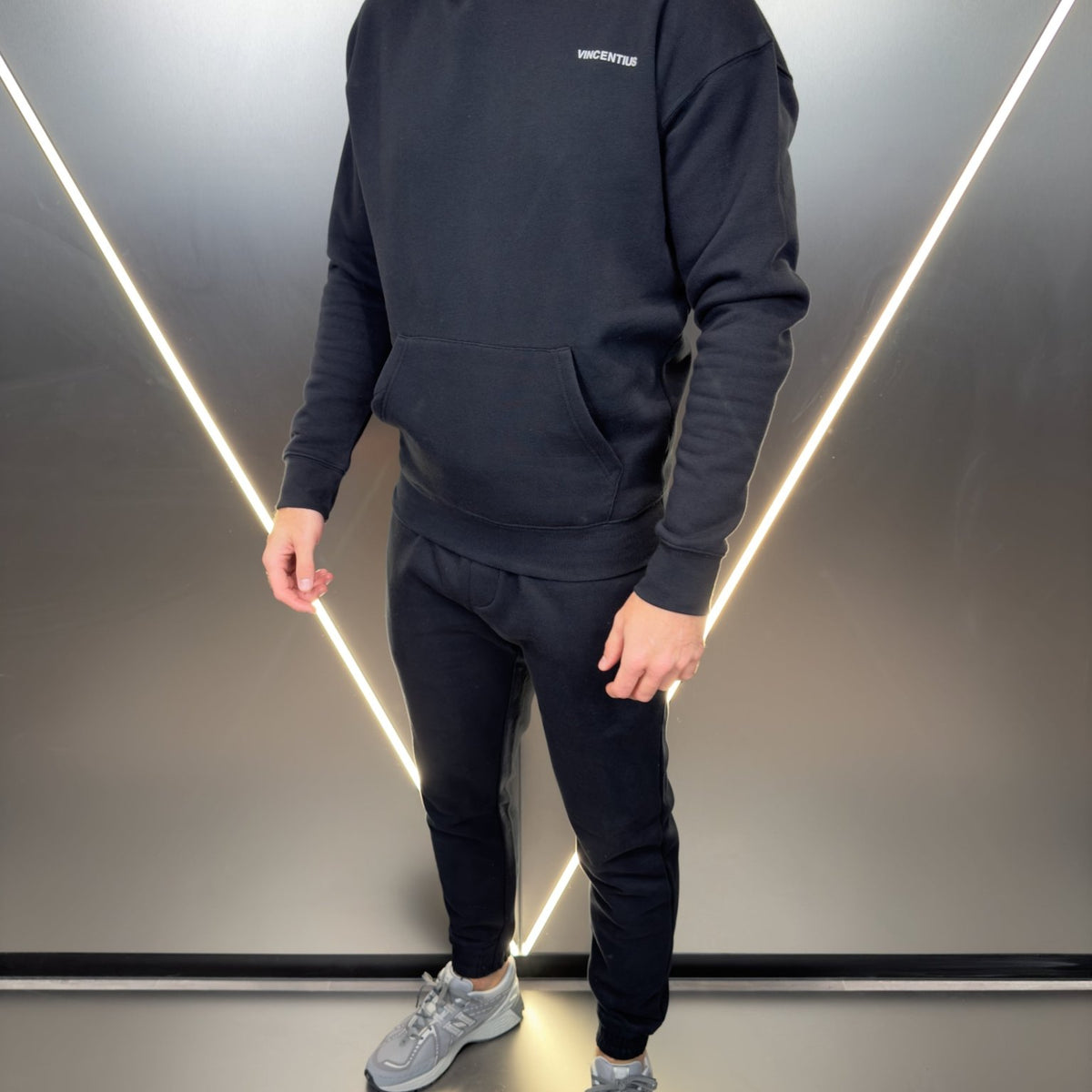 Relaxed Every Day Tracksuit - Navy/White Set – Vincentius